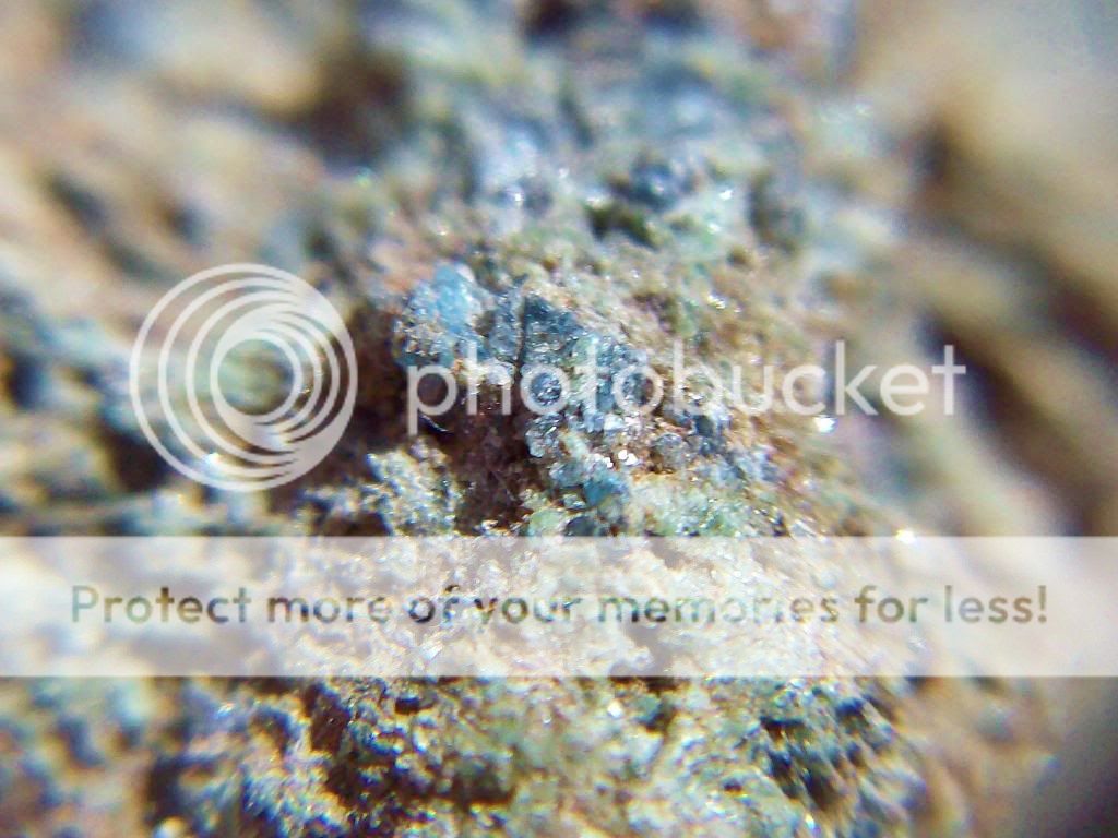 Identity Help : Unknown Blue Mineral with Ruby+Smaragdite Clay Co, NC