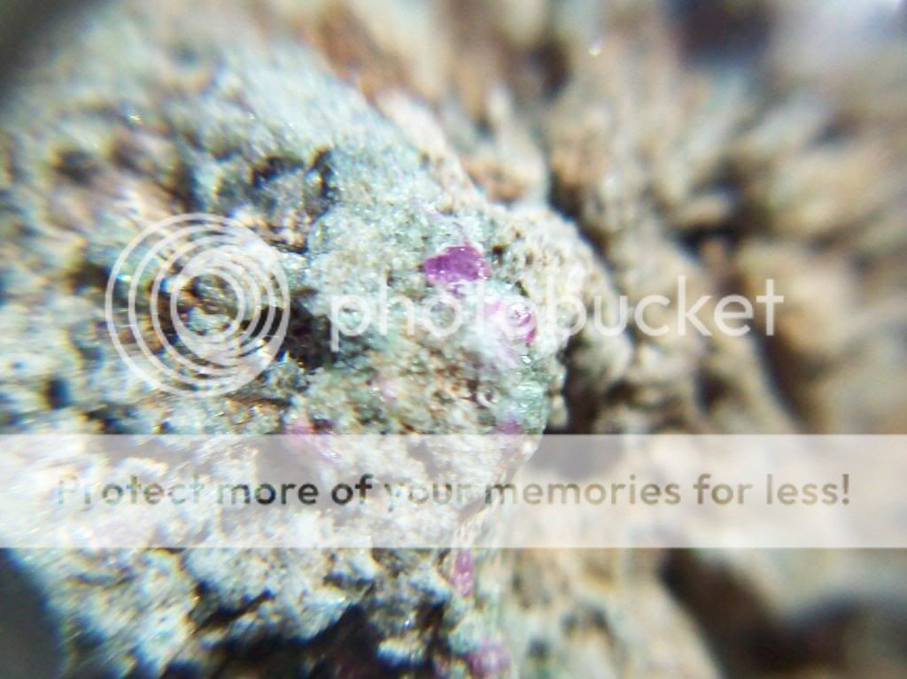 Identity Help : Unknown Blue Mineral with Ruby+Smaragdite Clay Co, NC