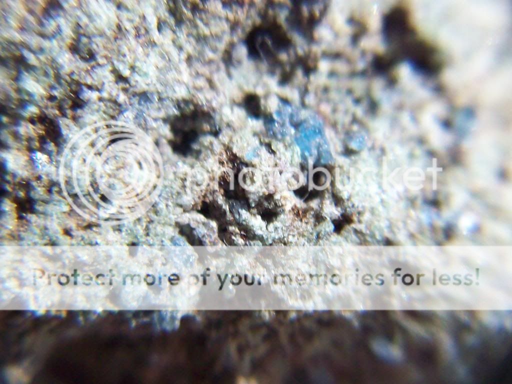 Identity Help : Unknown Blue Mineral with Ruby+Smaragdite Clay Co, NC